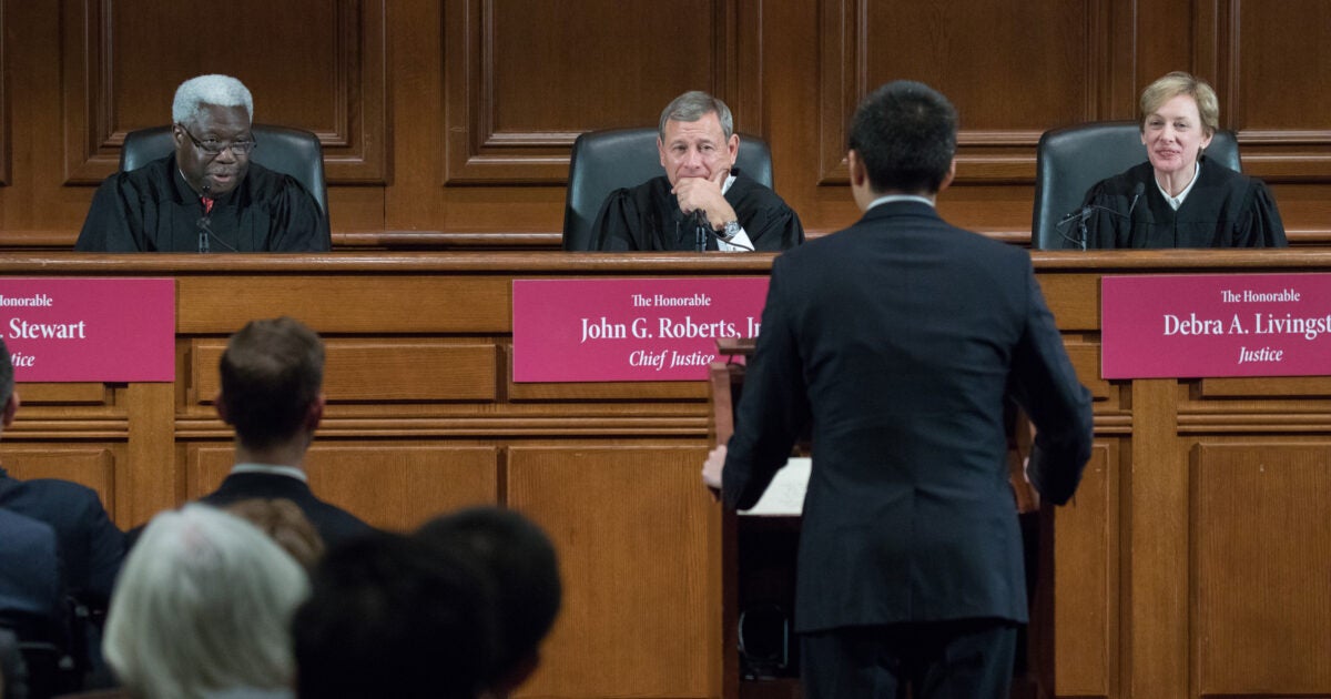 Chief Justice Roberts returns to Harvard Law for the Ames Competition ...