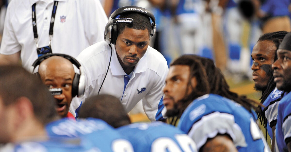 How Daron Roberts ’07 went from HLS to the NFL - Harvard Law School ...
