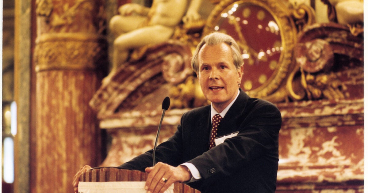 Staehelin and Redstone Receive HLSA Awards - Harvard Law School ...