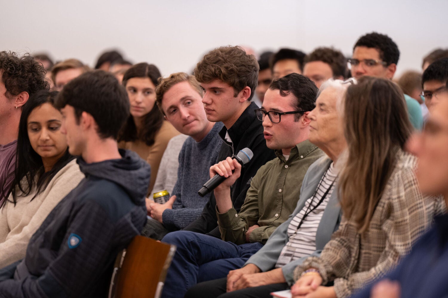 Breyer discusses constitutional interpretation, originalism, textualism ...